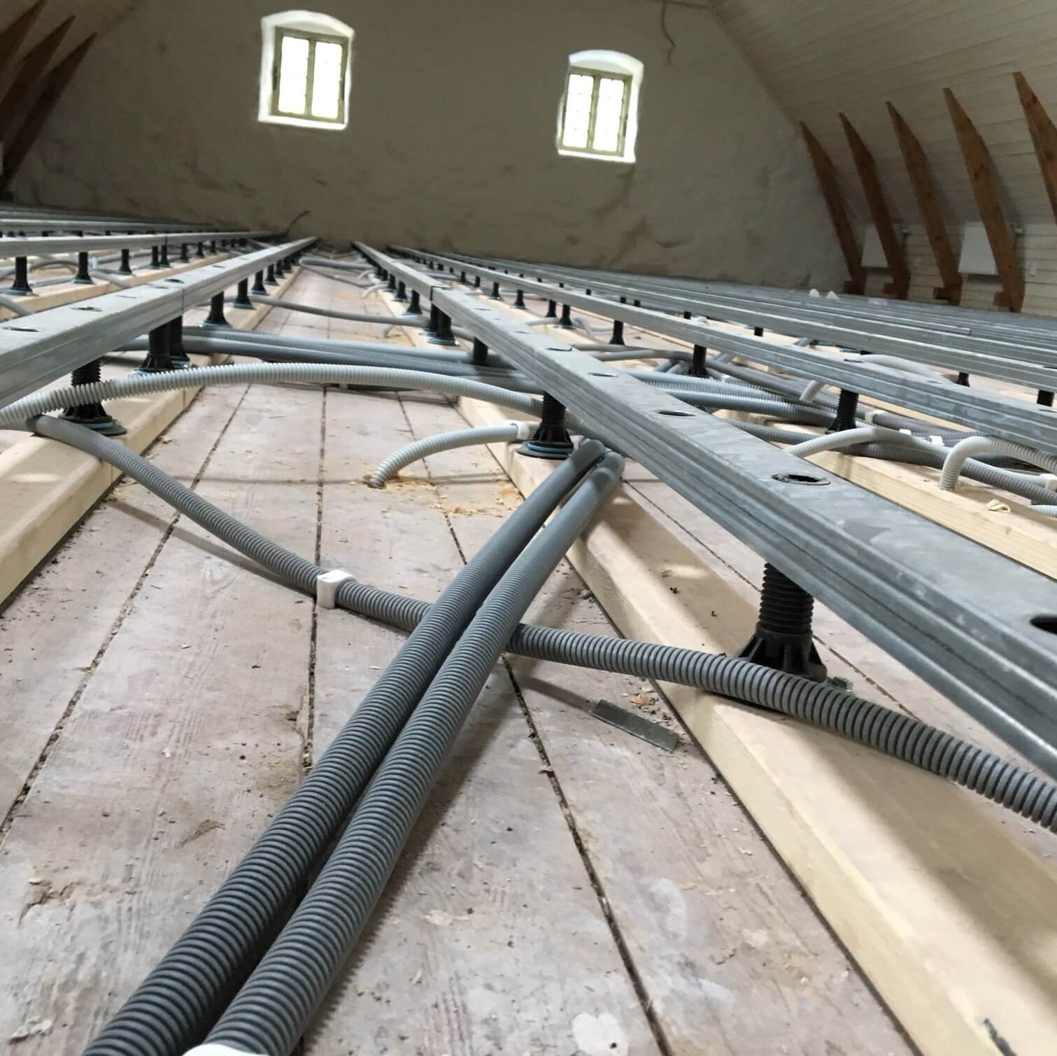 SUBFLOOR | Floor Levelling Systems Ltd. - Raised Access Floor